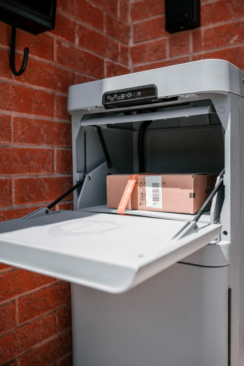 Danby 3.7 cu. ft. Parcel Guard Mailbox in Gray - DPG37GN | Danby Canada