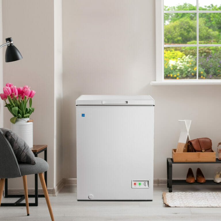 Danby 5.0 cu. ft. Square Model Chest Freezer in White - DCF050A5WDB ...